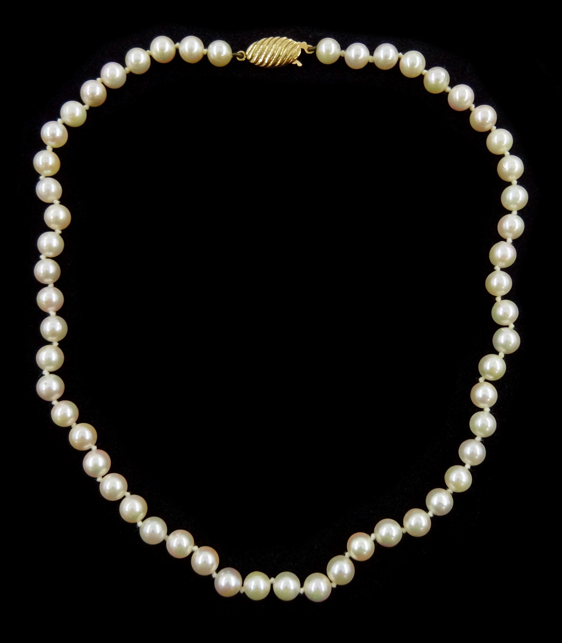 Single strand cultured white pearl necklace | Jewellery | 85868