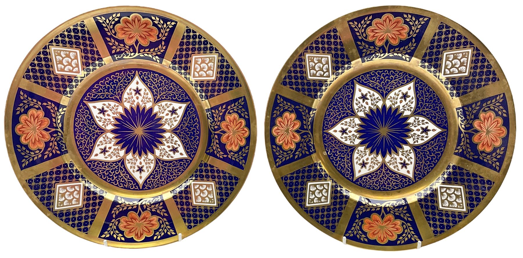 Pair of Caverswall Imari 'Romany' pattern cabinet plates, D27cm ...
