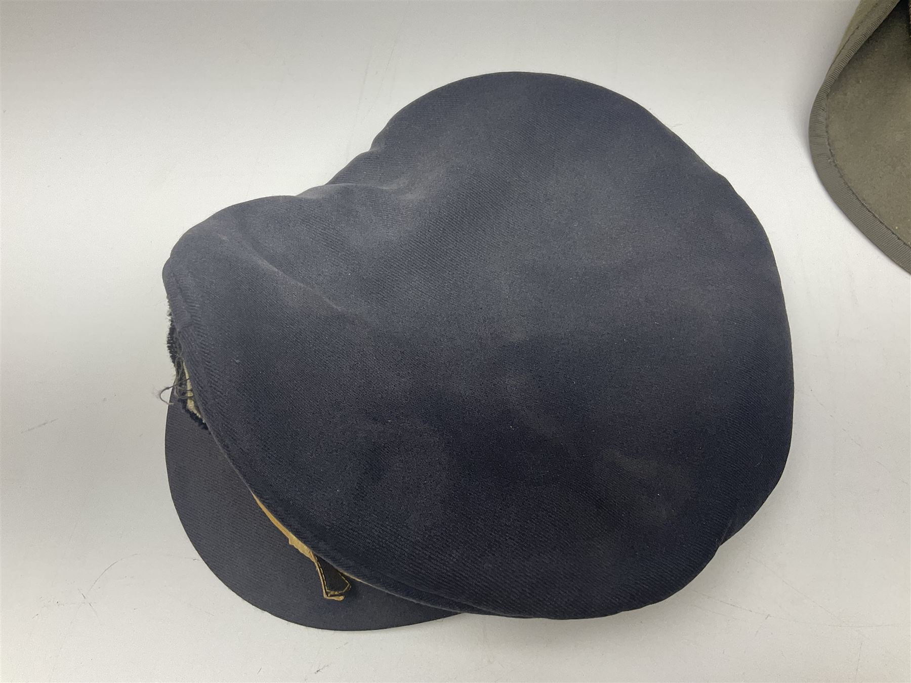 Five various military caps - Chinese | Militaria | 81898