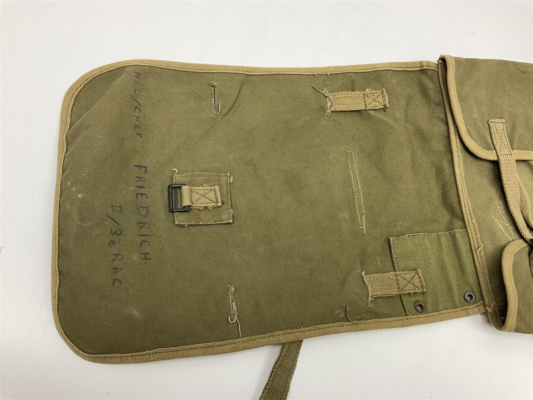 Miscellaneous militaria including WW2 French backpack | Militaria | 81806