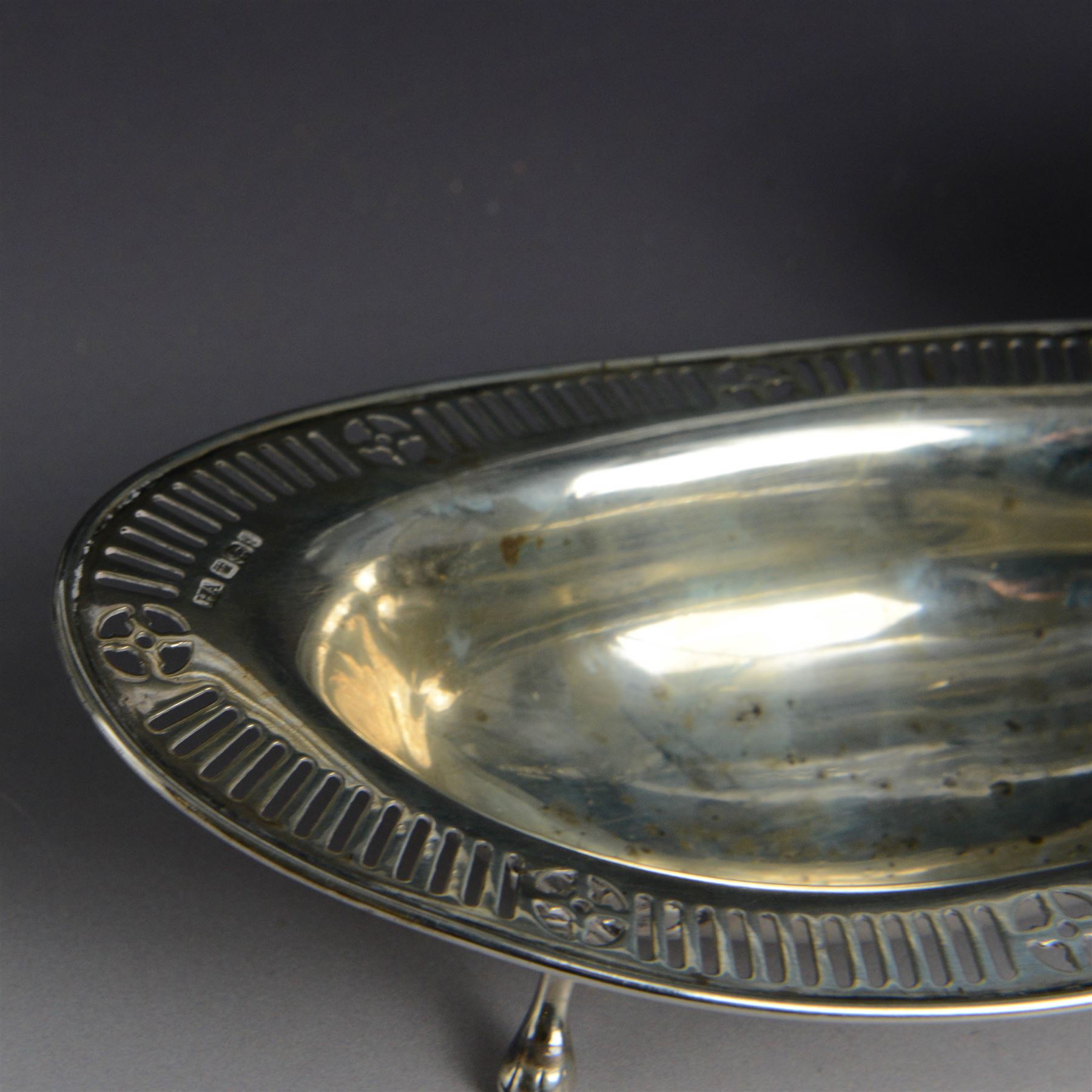Pair of late Victorian silver bon bon dishes | Silver | 157184