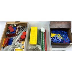 Meccano - large quantity of sections | Toys & Models | 13644
