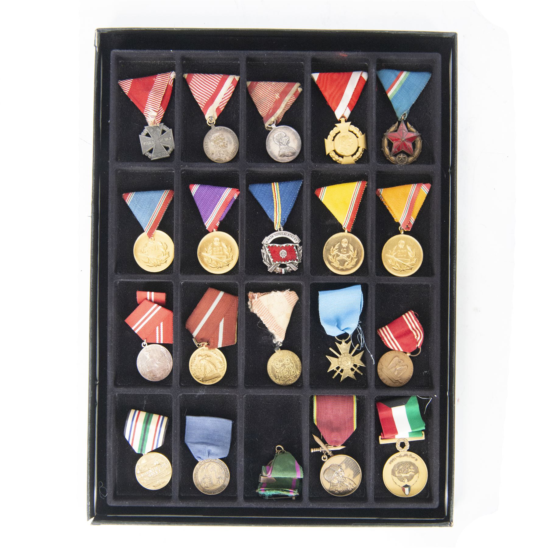 Collection of twenty world medals | Medals | 153031