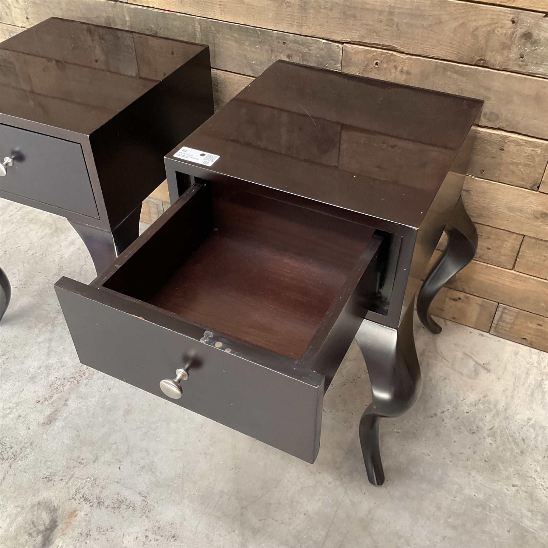 Pair of rosewood finish bedside chests | Modern Furniture | 131187