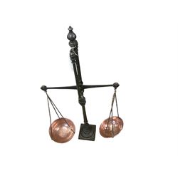 Cast iron scales | Wood, Metal & Other Decorative Objects | 131788