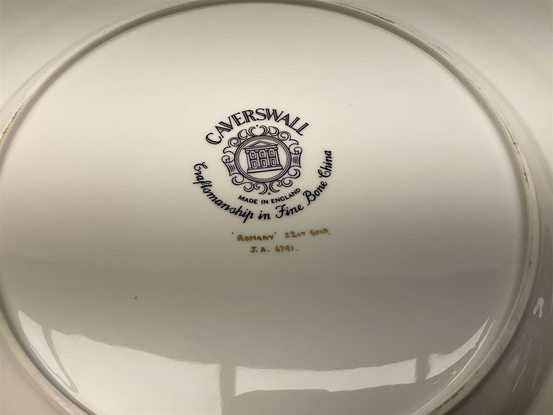 Pair of Caverswall Imari 'Romany' pattern cabinet plates | Antiques ...