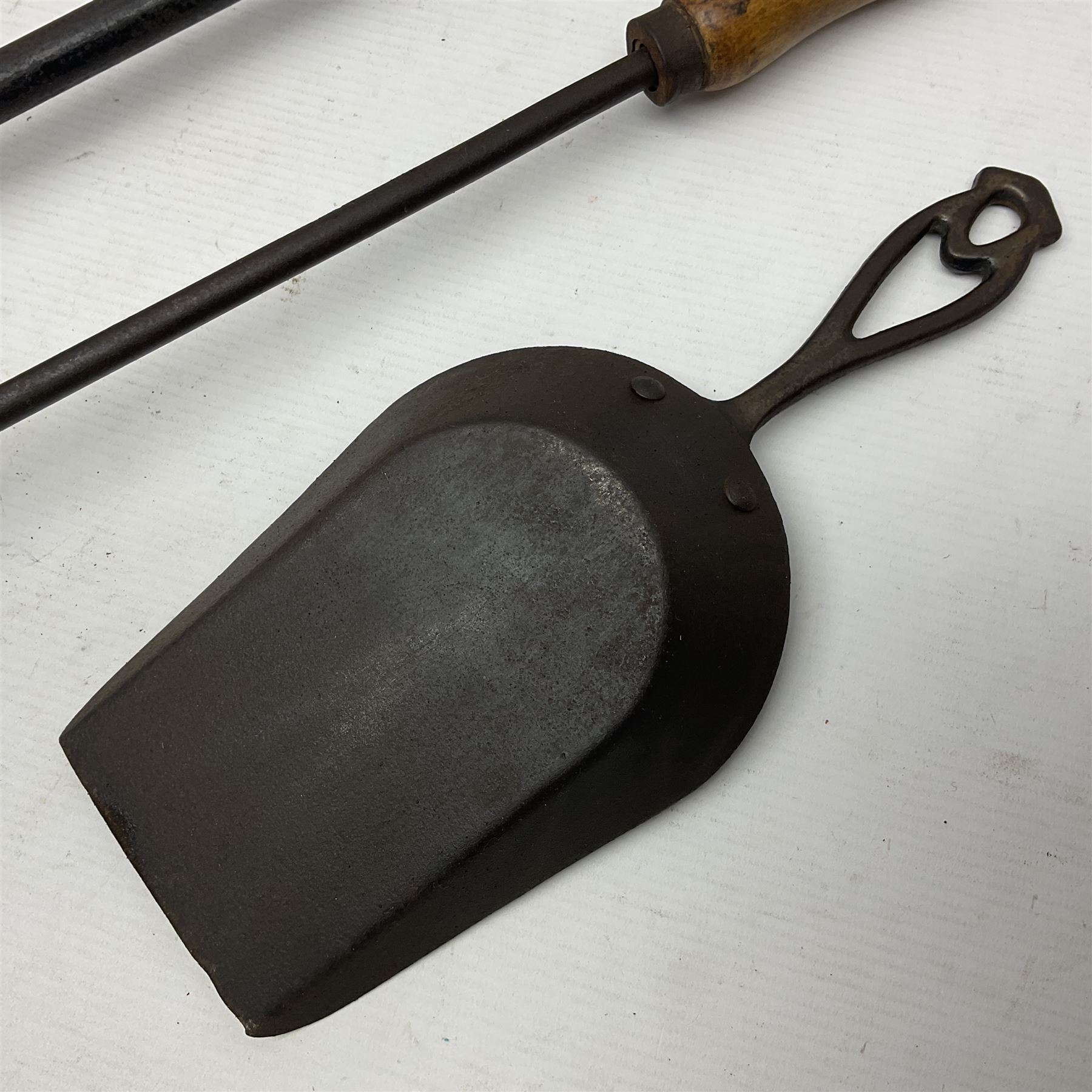 WWII Hardypick Limited Sheffield hand-forged iron fire shovel with ...