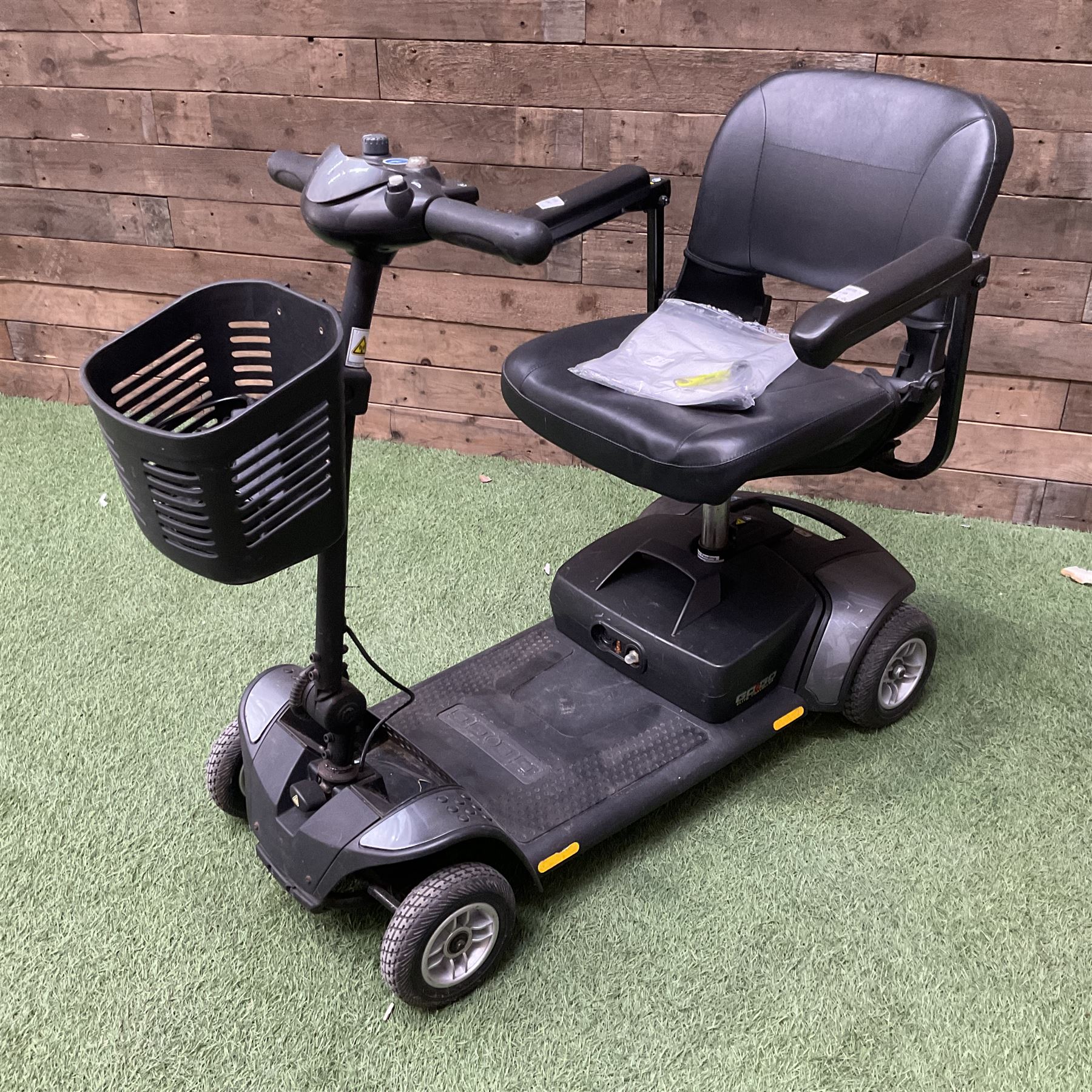 Pride Elite Traveller mobility scooter with manual | Vehicles ...