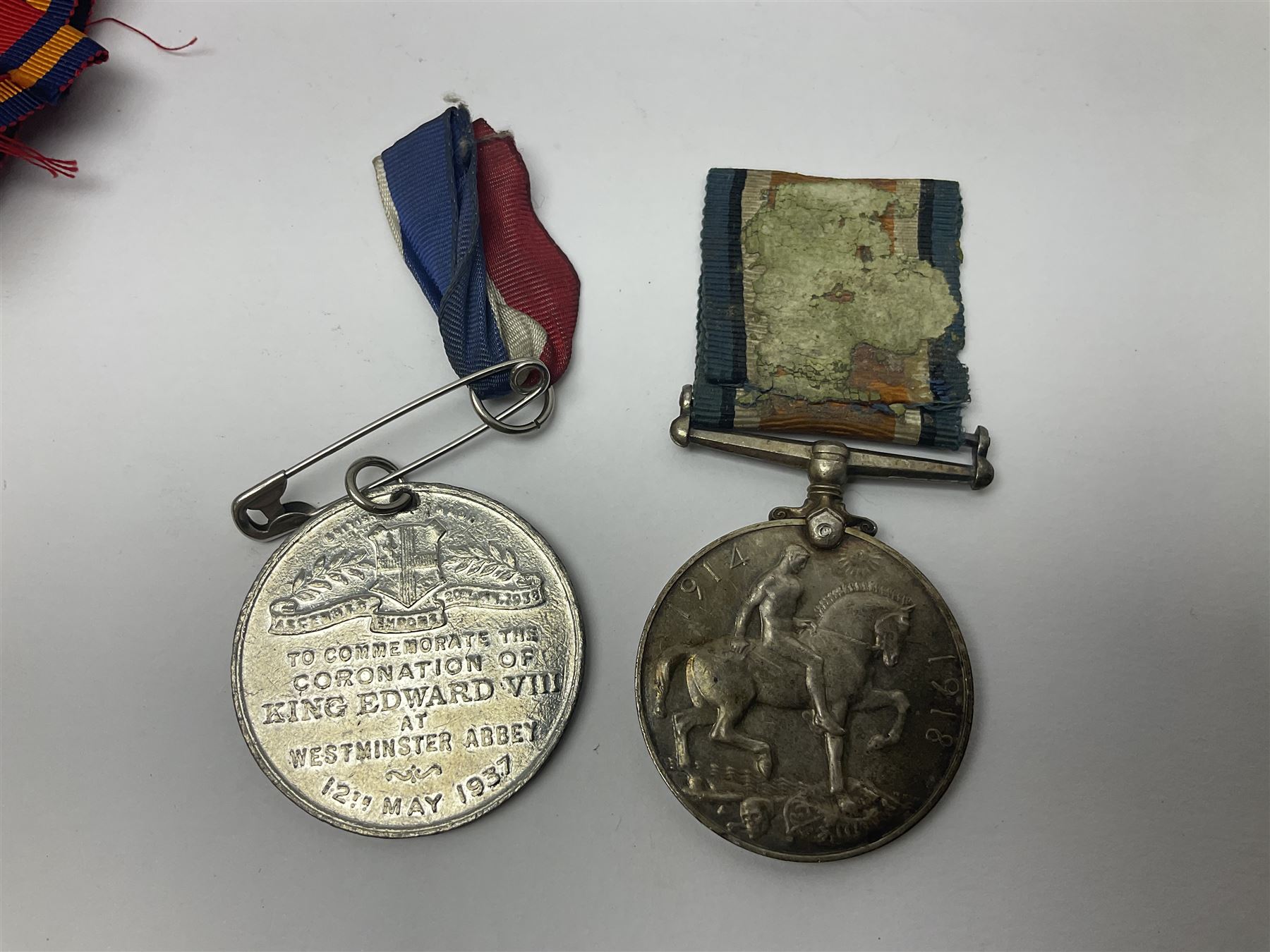 WW1 pair of medals comprising British war medal and Victory Medal awarded to 19774 Pte. G ...