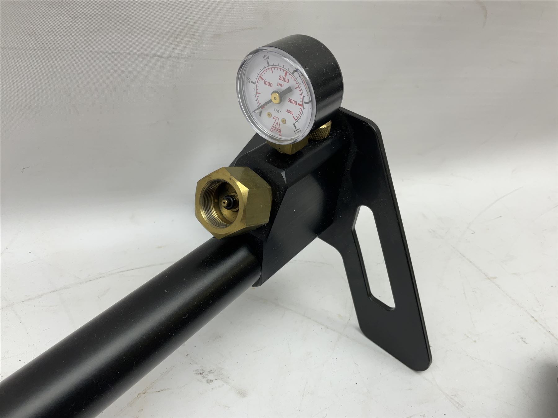 Weihrauch HW100 | Sporting Guns & Antique Firearms | 52532