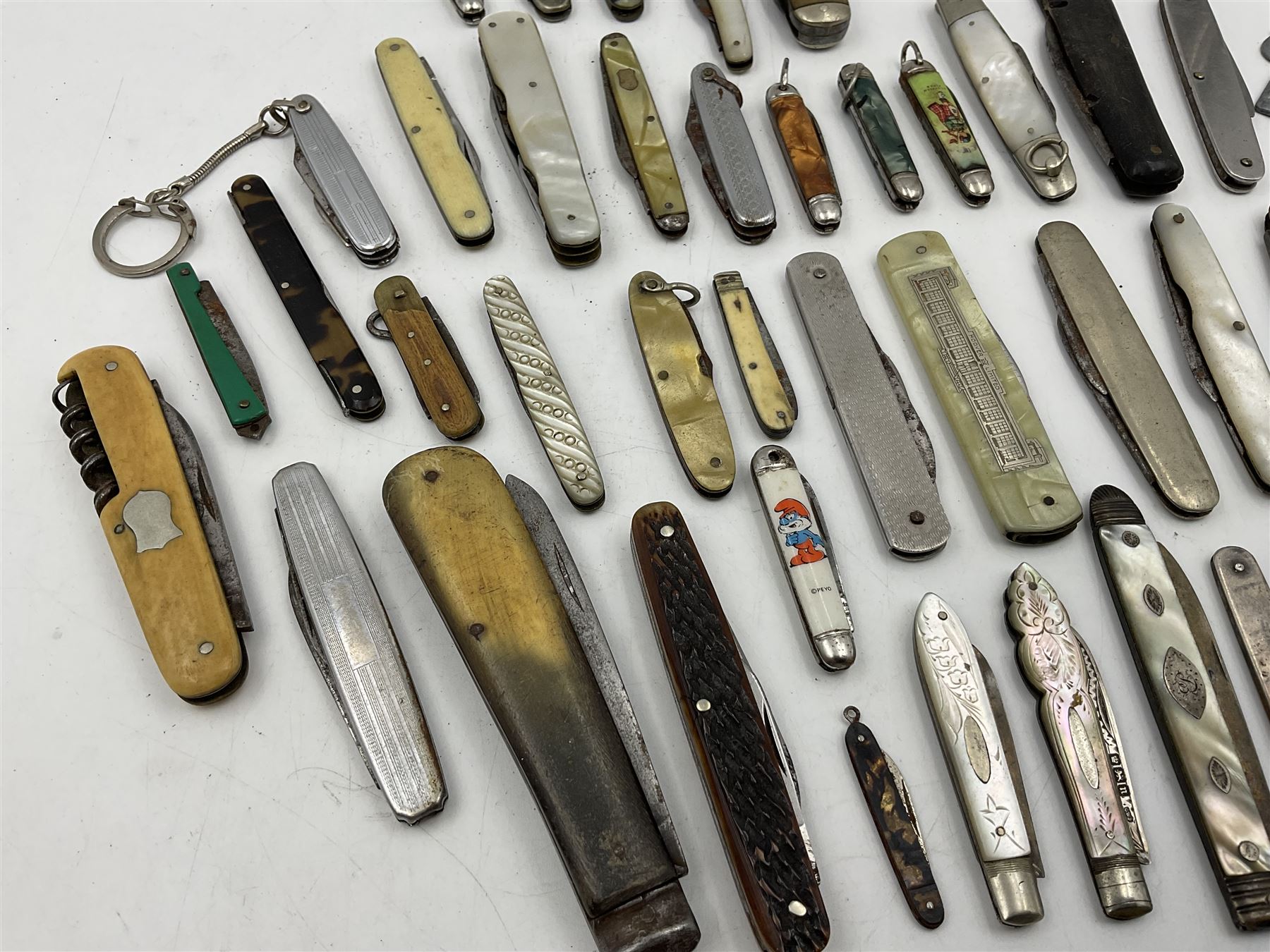 Collection of pen knives and frui - Decorative Antiques & Collectors
