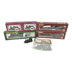 ‘HO’/‘00’ gauge - various makers; two GMR locomotive and tenders ...