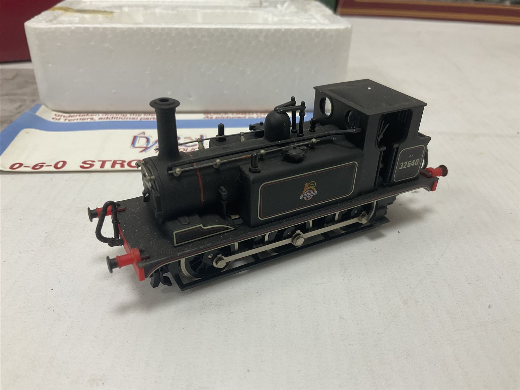 ‘HO’/‘00’ gauge - various makers; two GMR locomotive and tenders ...