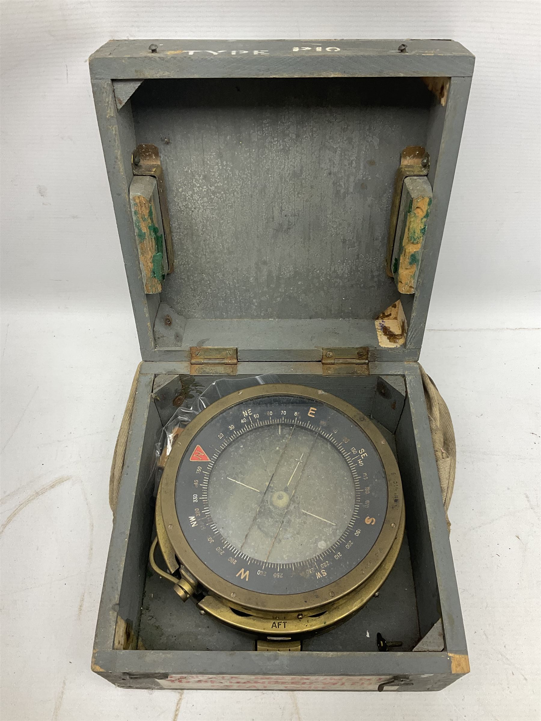 WWII period Type P10 aircraft compass | Militaria | 65079