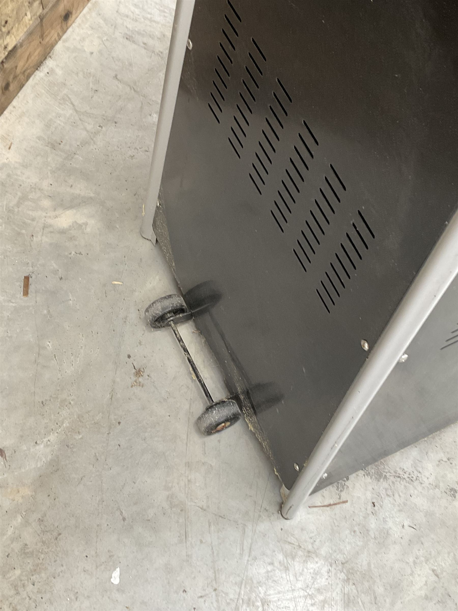 Delonda DG5 pyramid gas patio heater | Garden & Landscaping Tools | 112539