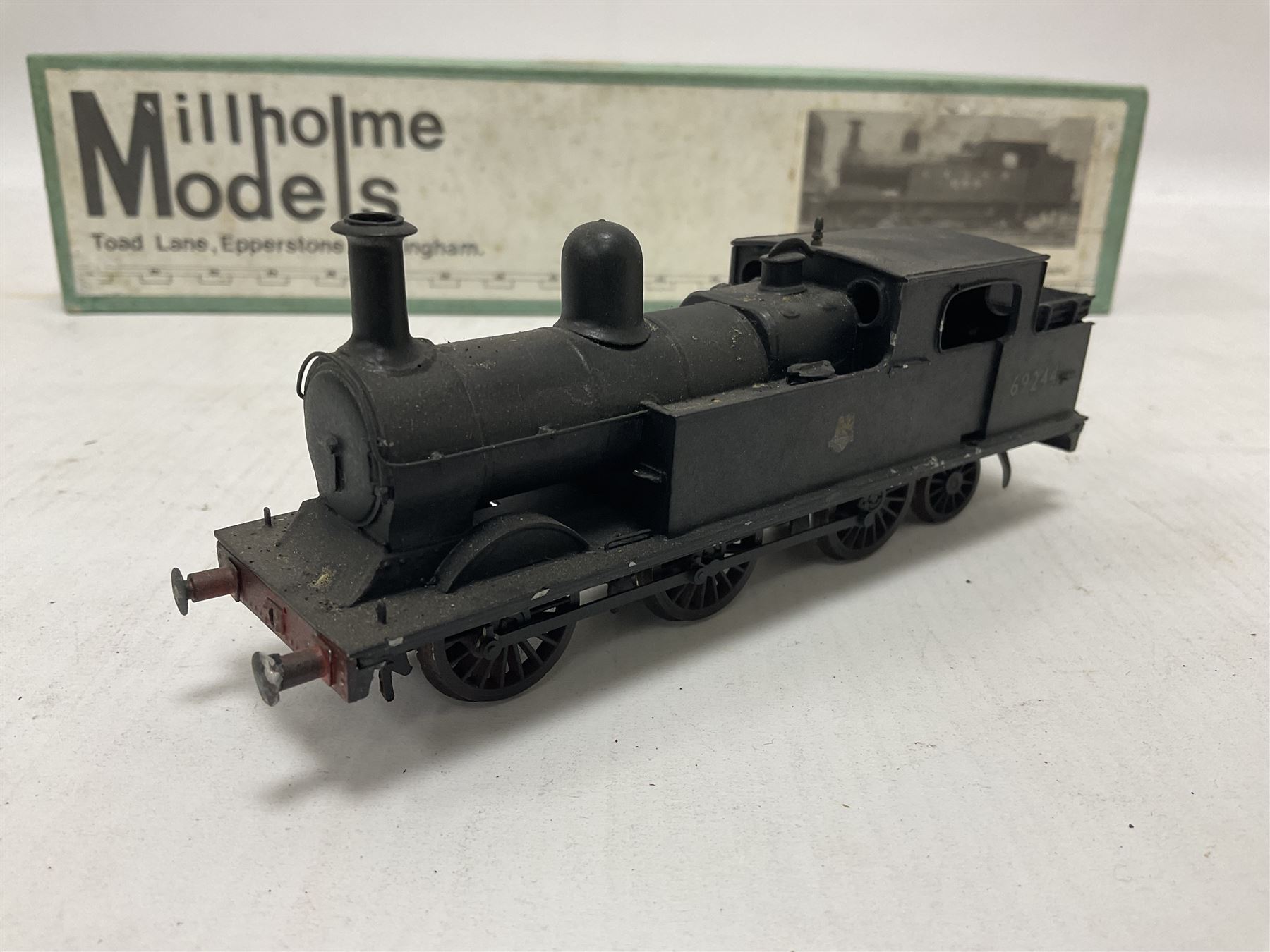 ‘00’ gauge - two kit built steam locomotives comprising GCR Class Q4 0 ...