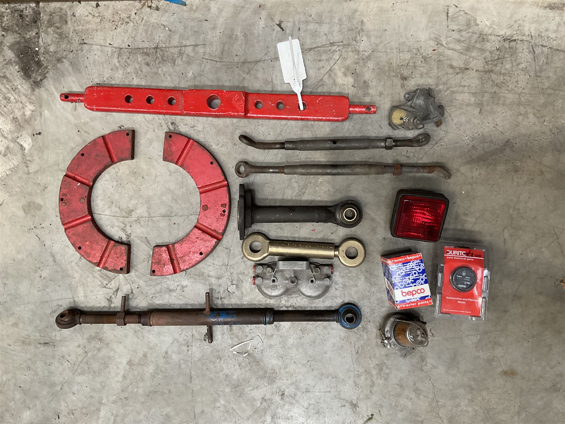Cast iron vintage tractor linkage | Commercial Assets | 152111