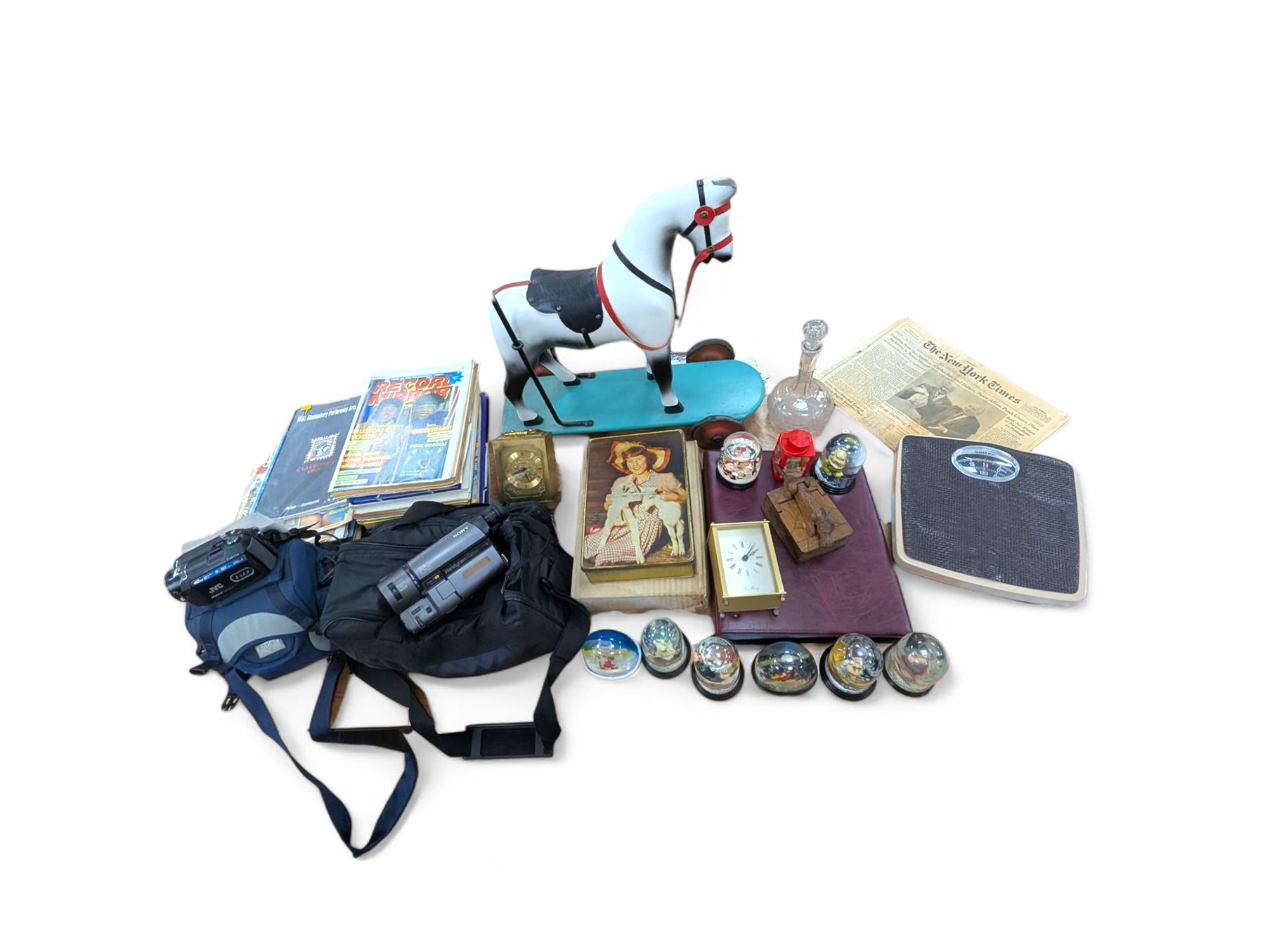 Dog cigarette box | Wood, Metal & Other Decorative Objects | 152027