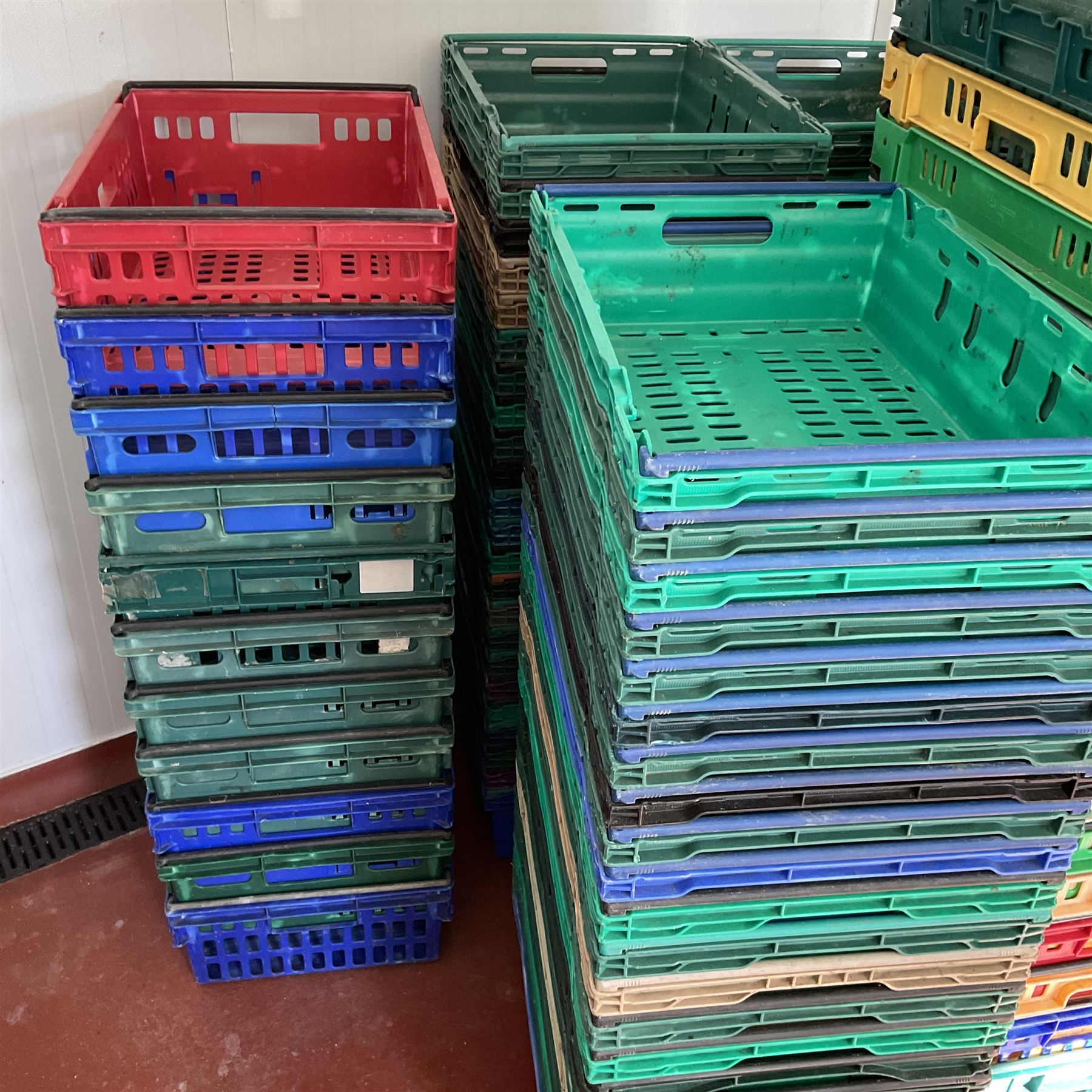 Approx. 108 Food grade plastic stacking trays - THIS LOT IS TO BE ...