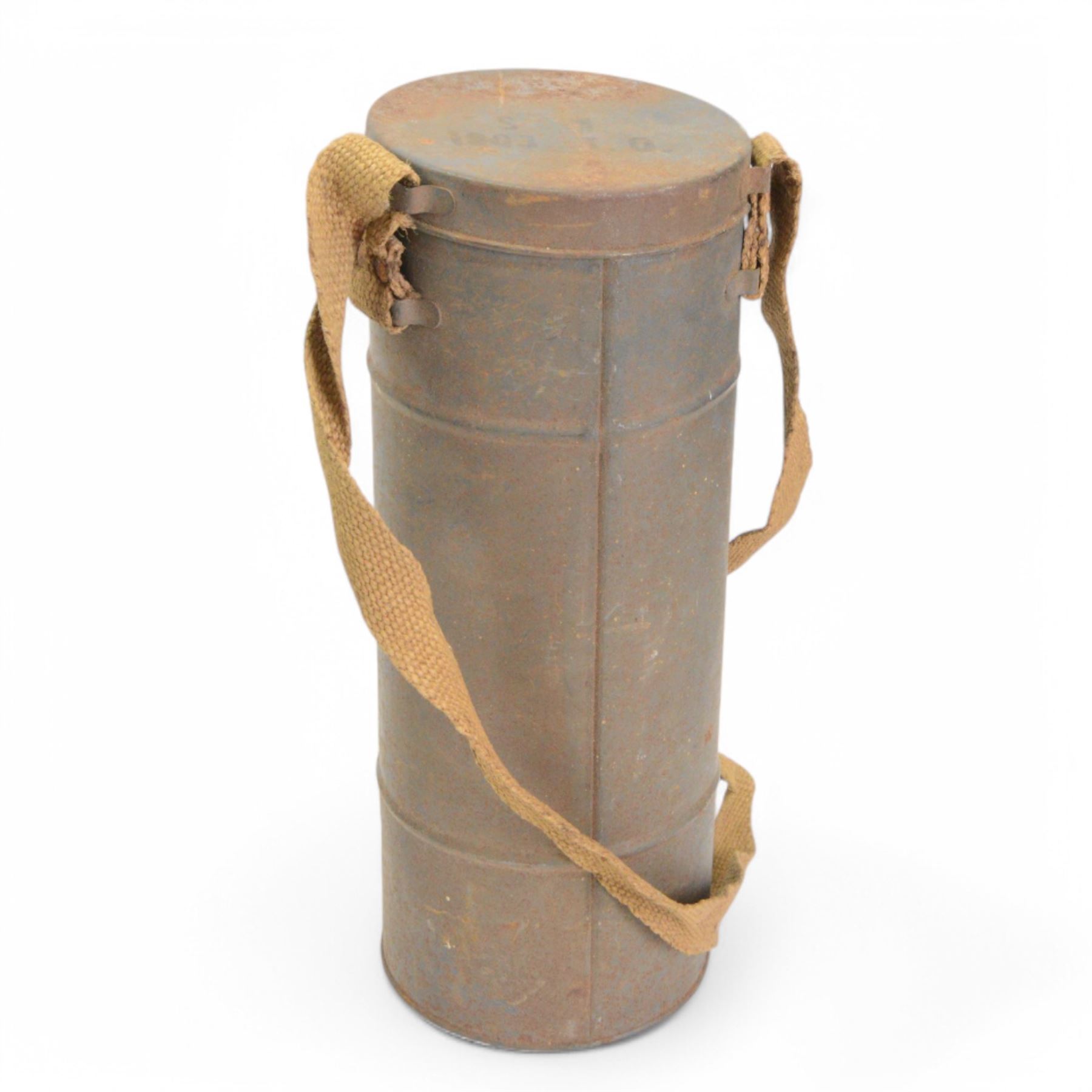 Two 1930's French defence passive gas masks | Militaria | 129201
