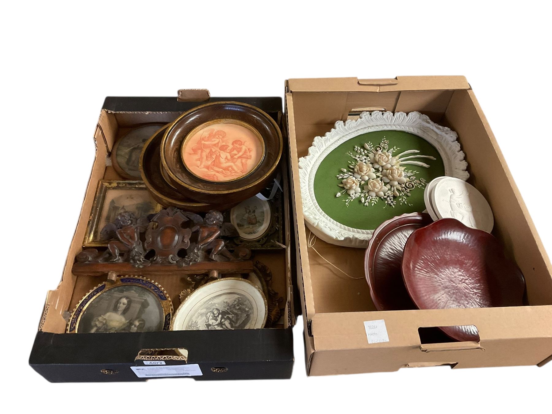 Collection of frames | Wood, Metal & Other Decorative Objects | 155868