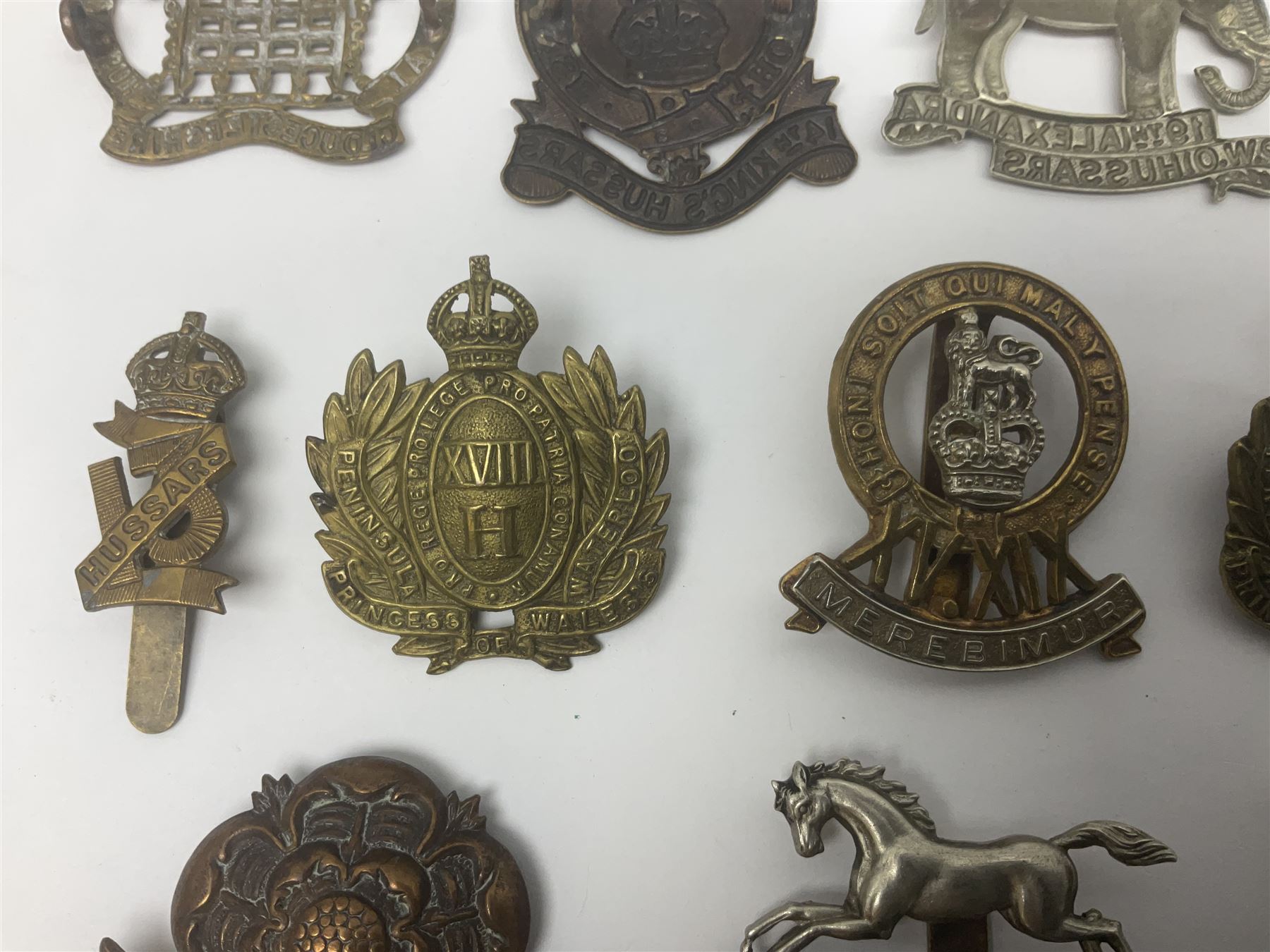 Twenty-two Hussars metal cap badges including South Notts | Militaria ...