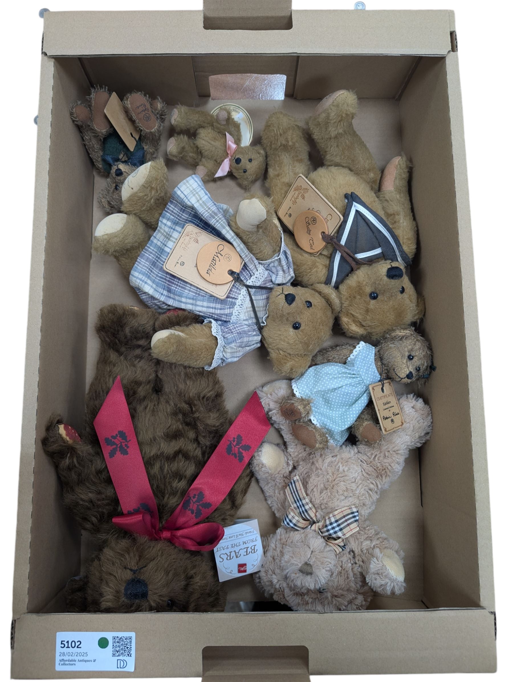 Collection of five Robin Rive limited edition teddy bears including ...