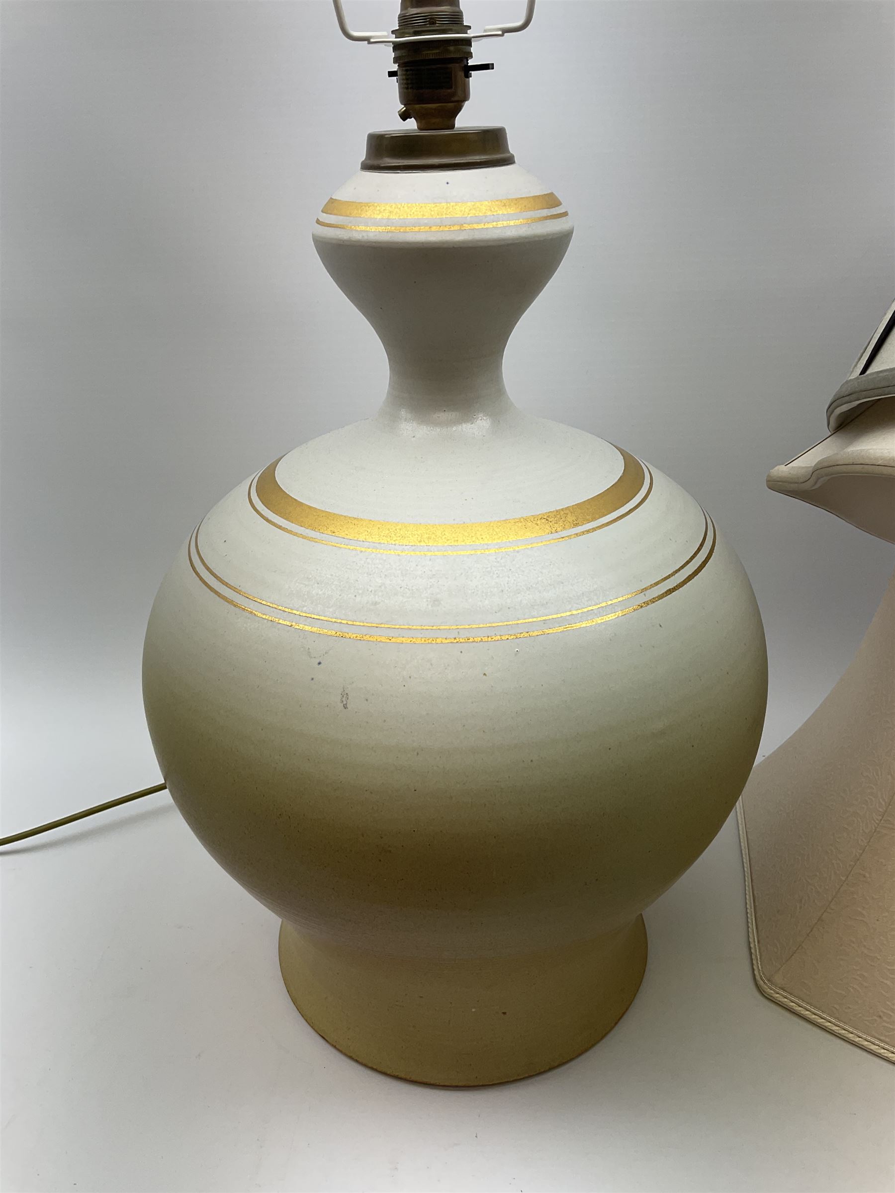 Large table lamp of bulbous baluster form | Lighting | 26743