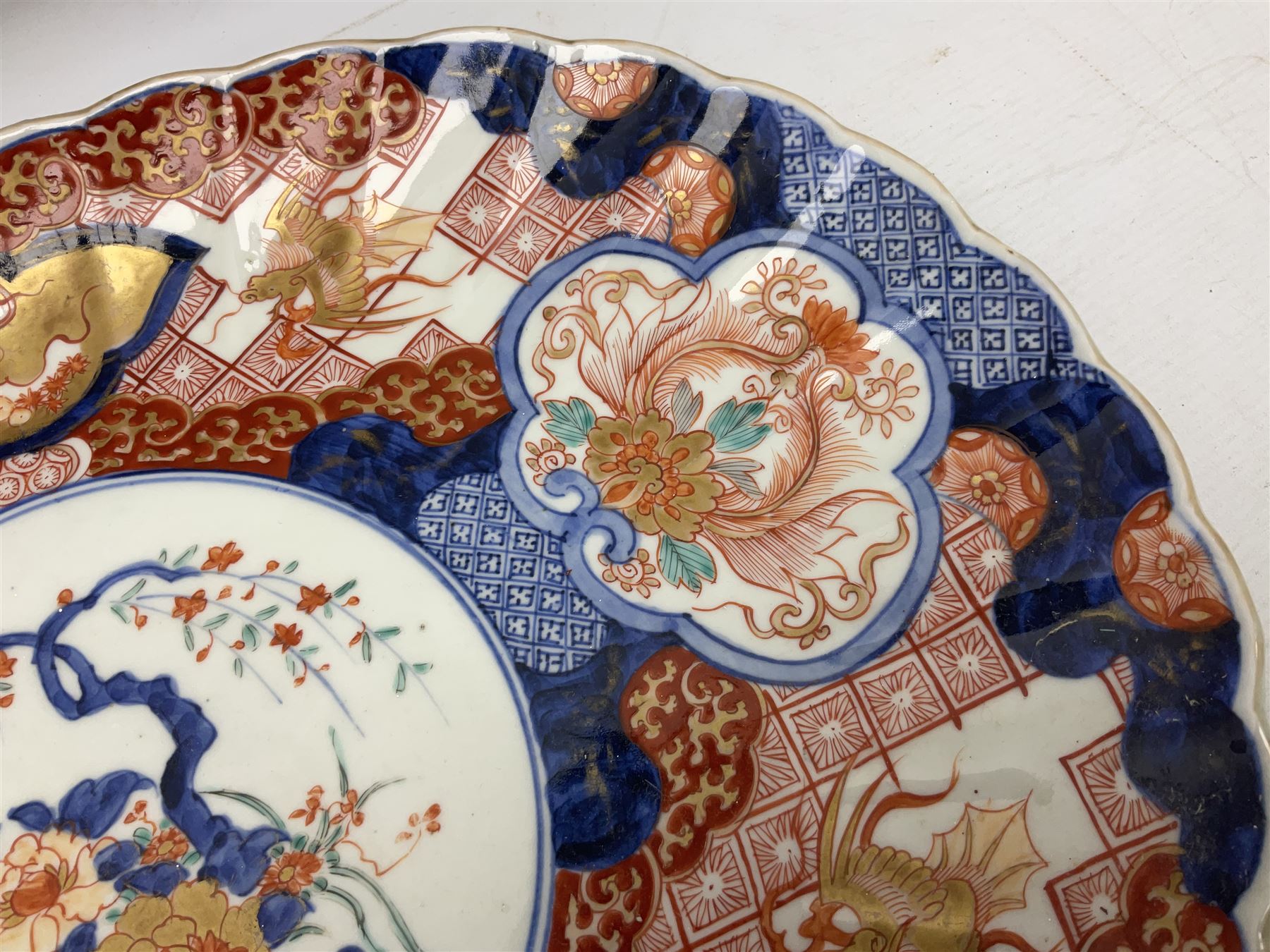 Early 20th century Japanese Imari pattern oval charger with scalloped ...