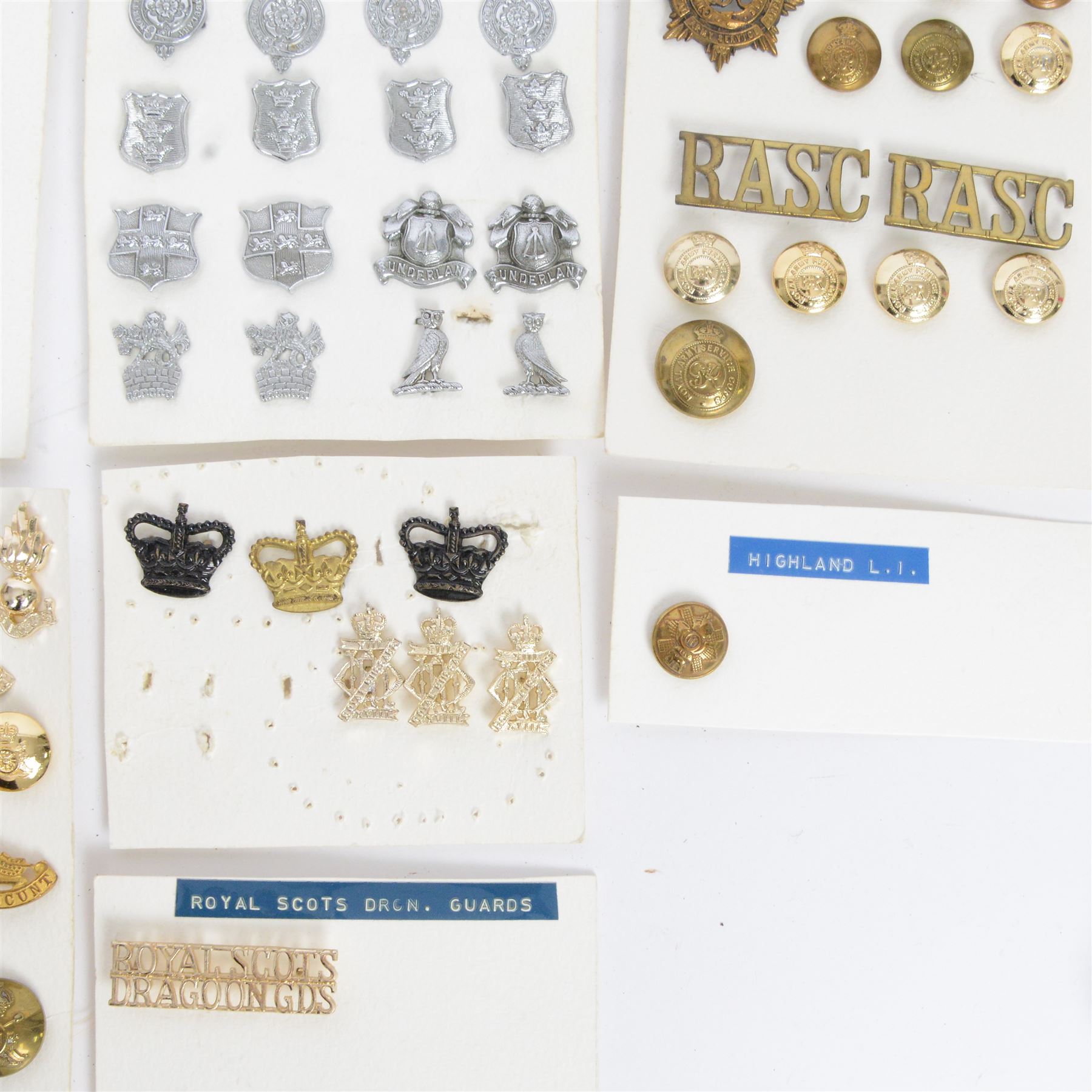 Collection of British Military cap badges | Militaria | 162902