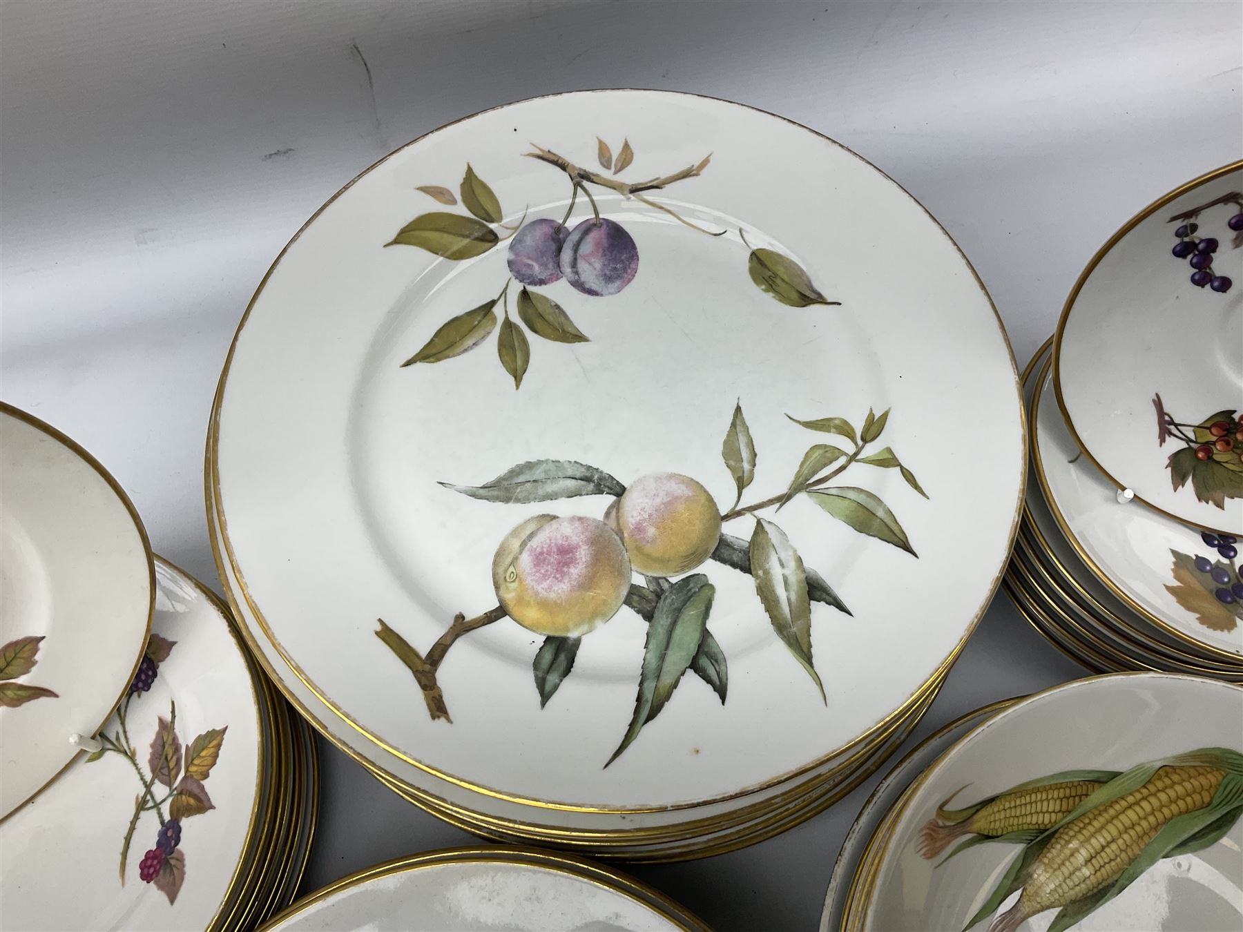 Royal Worcester 'Evesham' pattern dinner and tea wares | Antiques ...