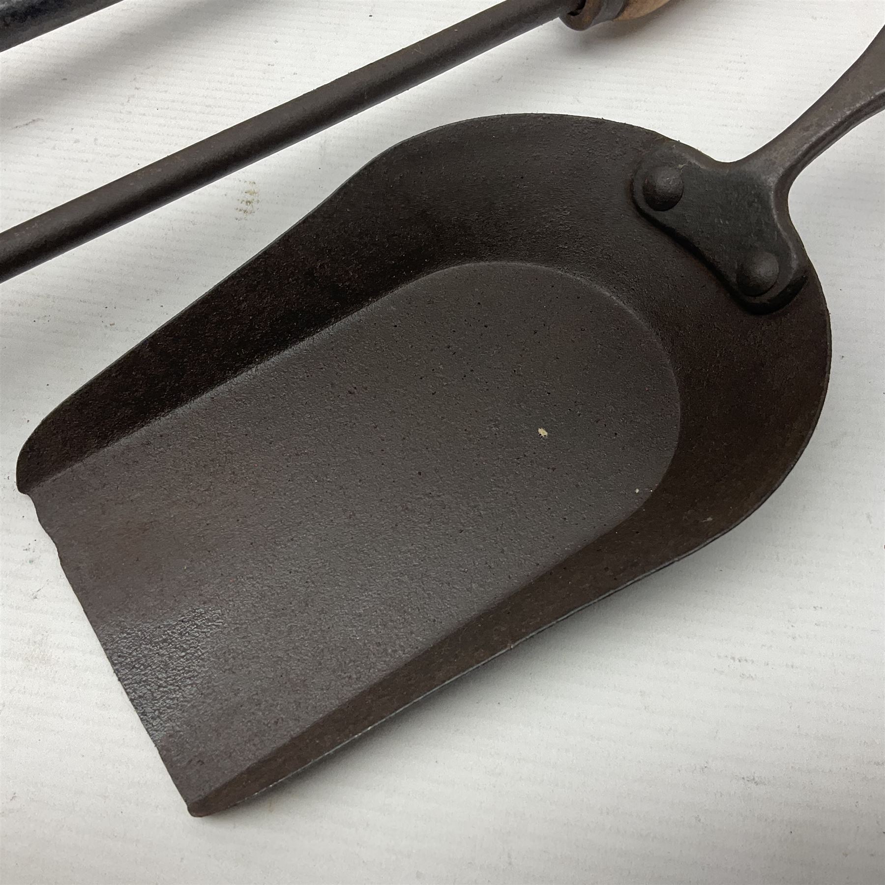 WWII Hardypick Limited Sheffield hand-forged iron fire shovel with ...