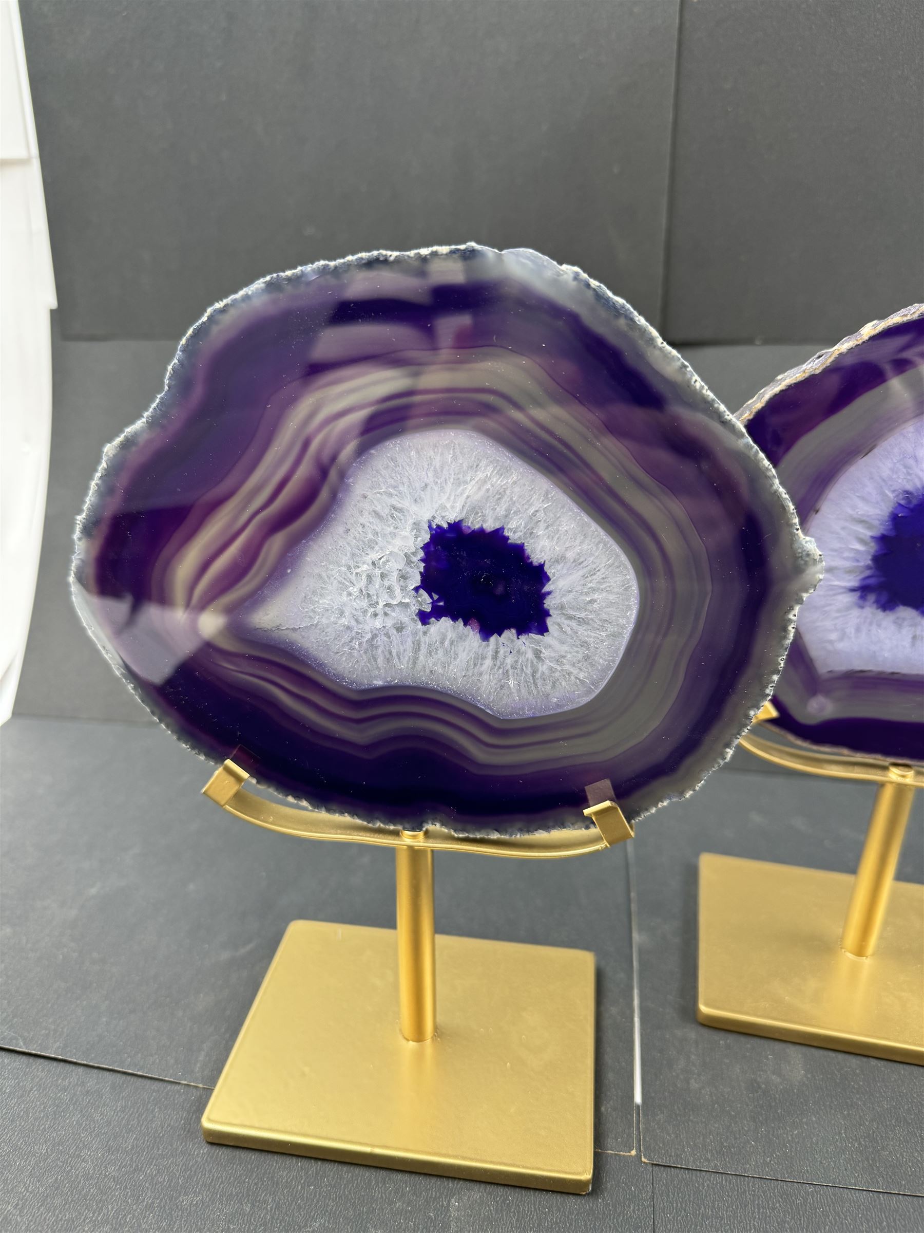 Pair of purple agate slices | Fossils, Minerals & Natural Sciences | 106207