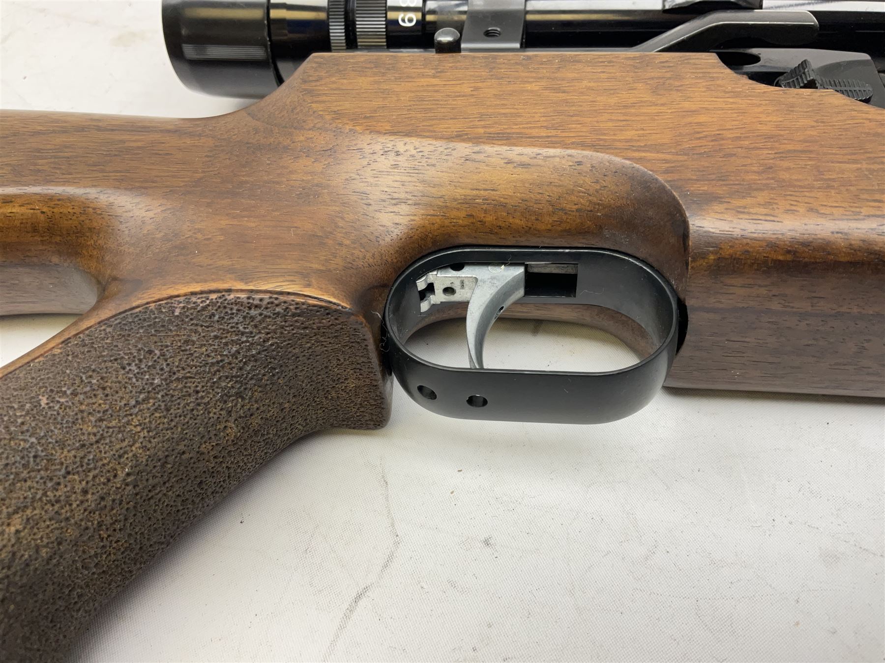 Weihrauch HW100 | Sporting Guns & Antique Firearms | 52532