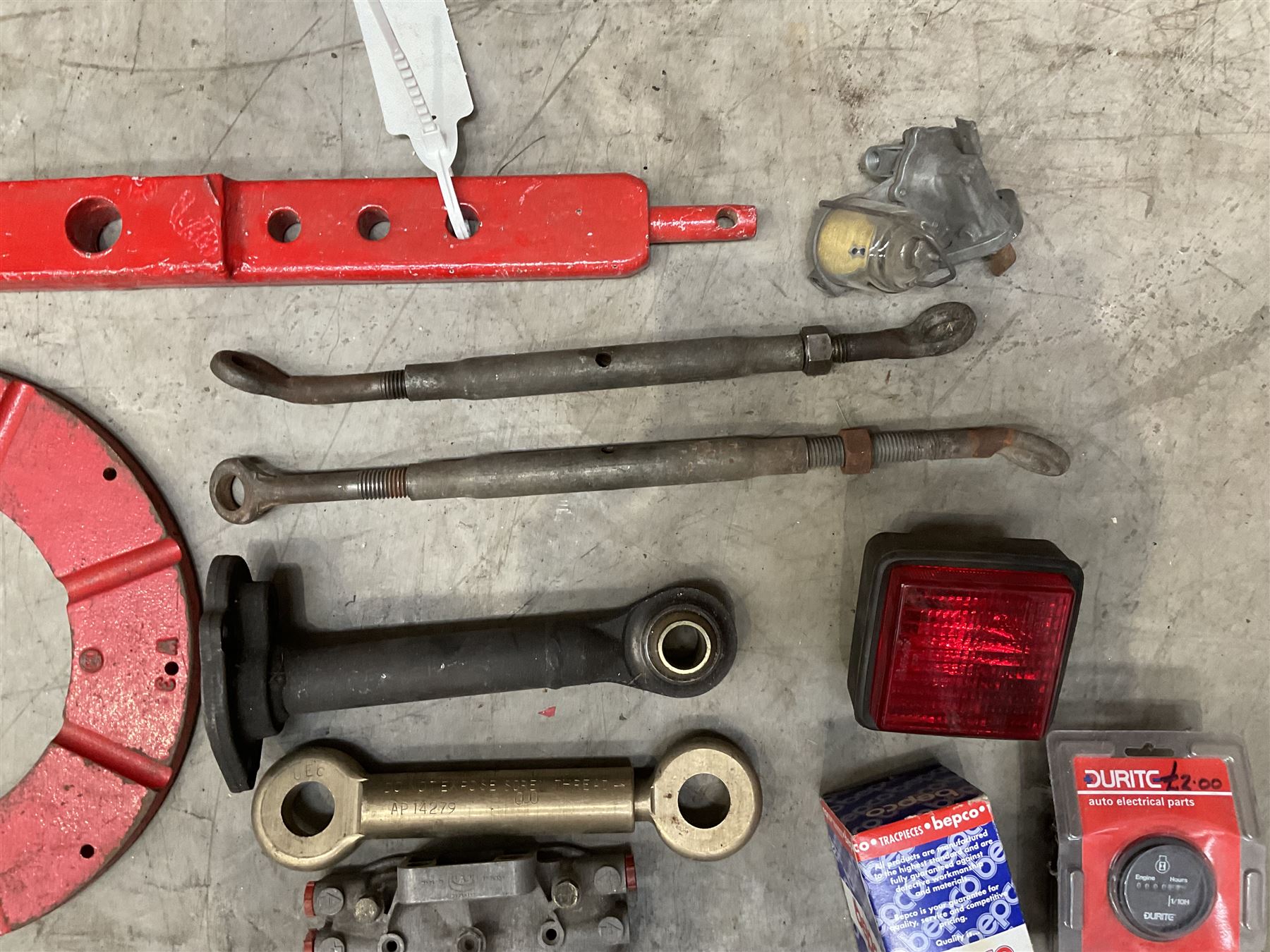 Cast iron vintage tractor linkage | Commercial Assets | 152111